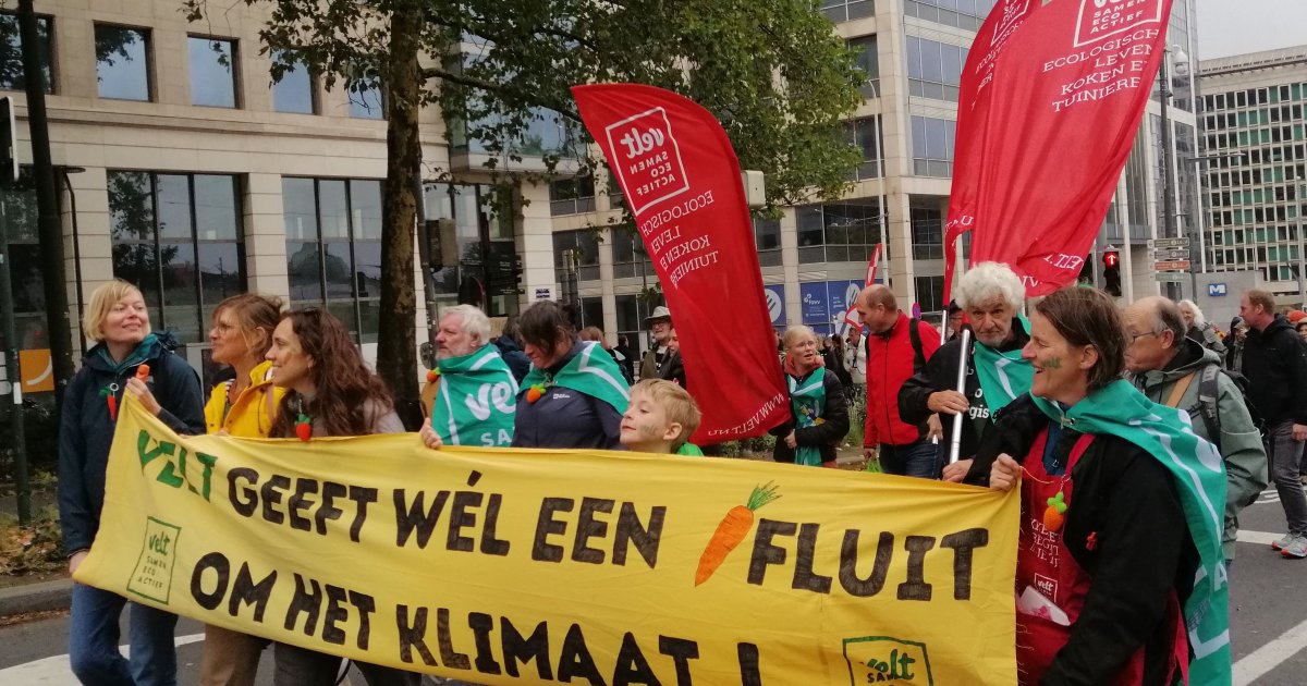 Fluiten voor het klimaat tijdens de Brusselse klimaatmars | Velt