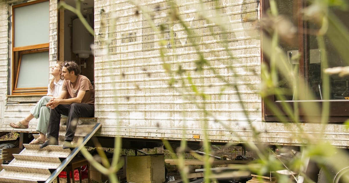 Frédérik en Charlotte maken zelf hun compacte woning: 'Beter voor de ...